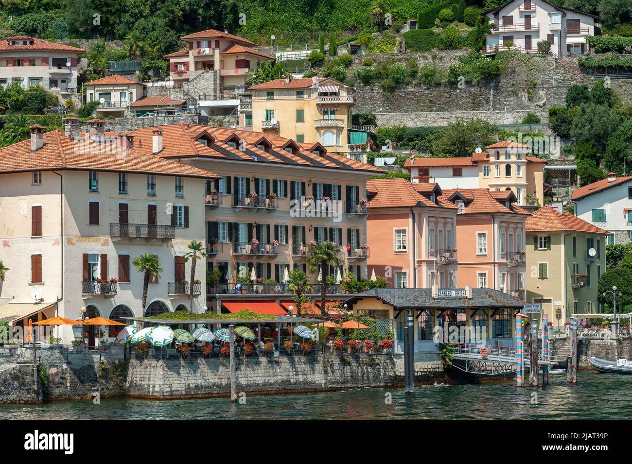 Stadtbild der Cannero Riviera am Lago Maggiore, Piemont, Italien ...