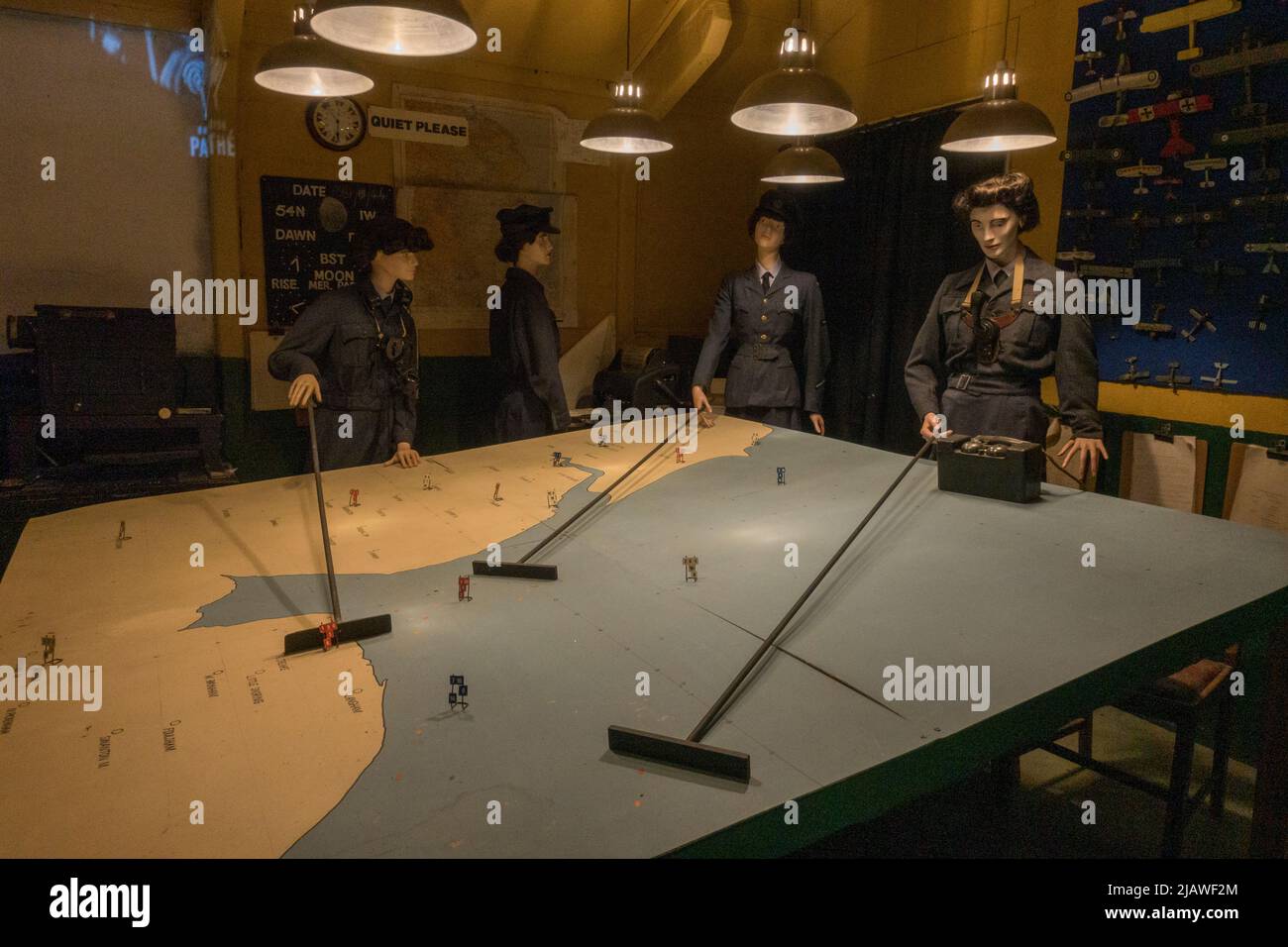 Control room map -Fotos und -Bildmaterial in hoher Auflösung – Alamy