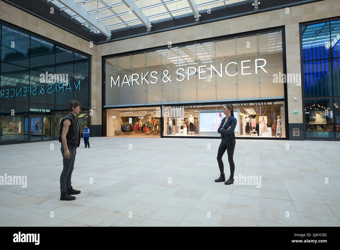 Victoria stehend -Fotos und -Bildmaterial in hoher Auflösung – Alamy