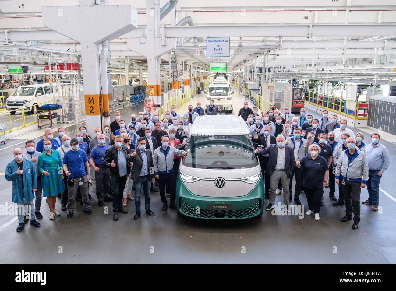 Hannover, Deutschland. 02.. Juni 2022. Vorstand und Mitarbeiter von ...