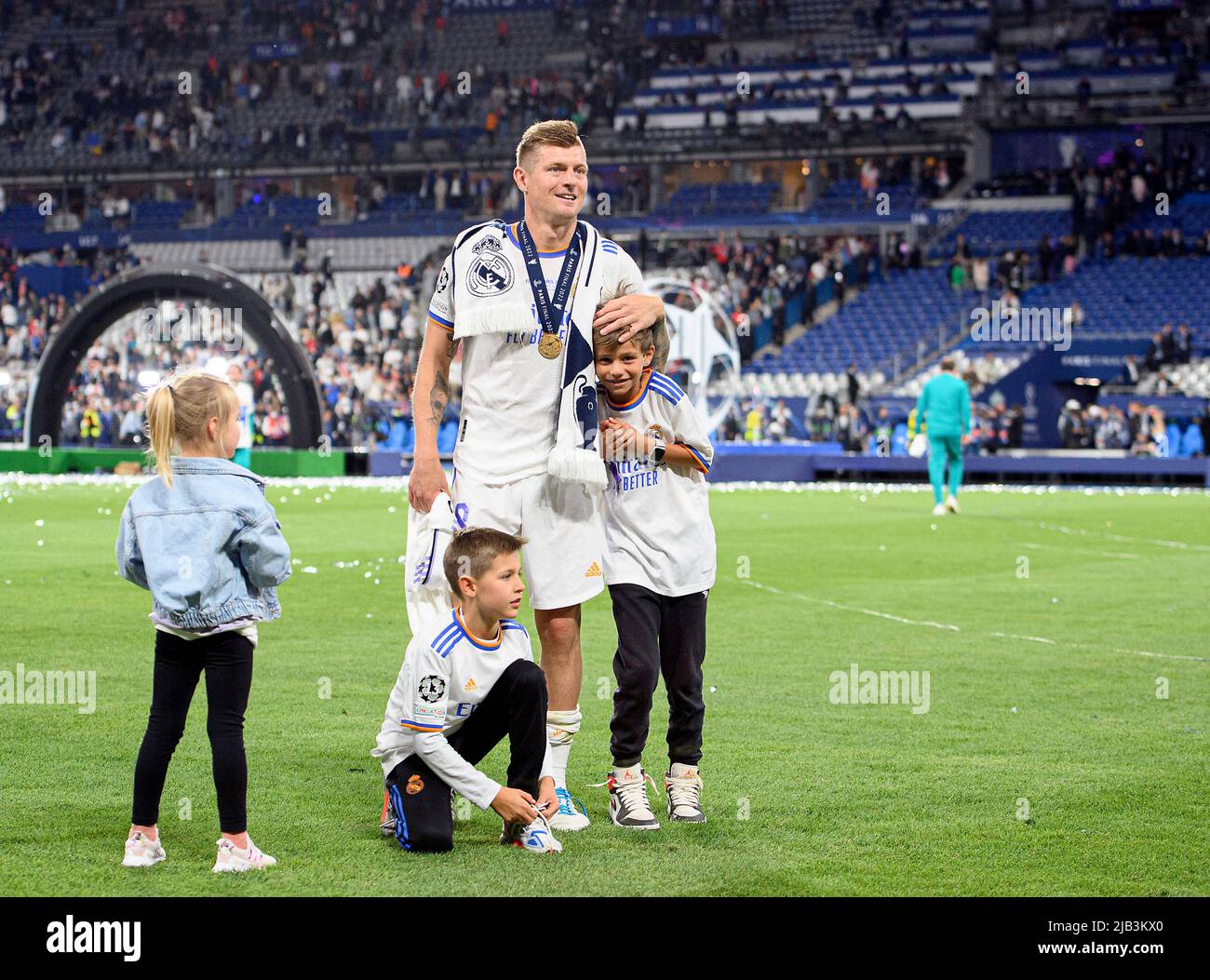 Toni KROOS (Real) seine Kinder, Familie, Tochter, Kind, Sohn, Fußball ...
