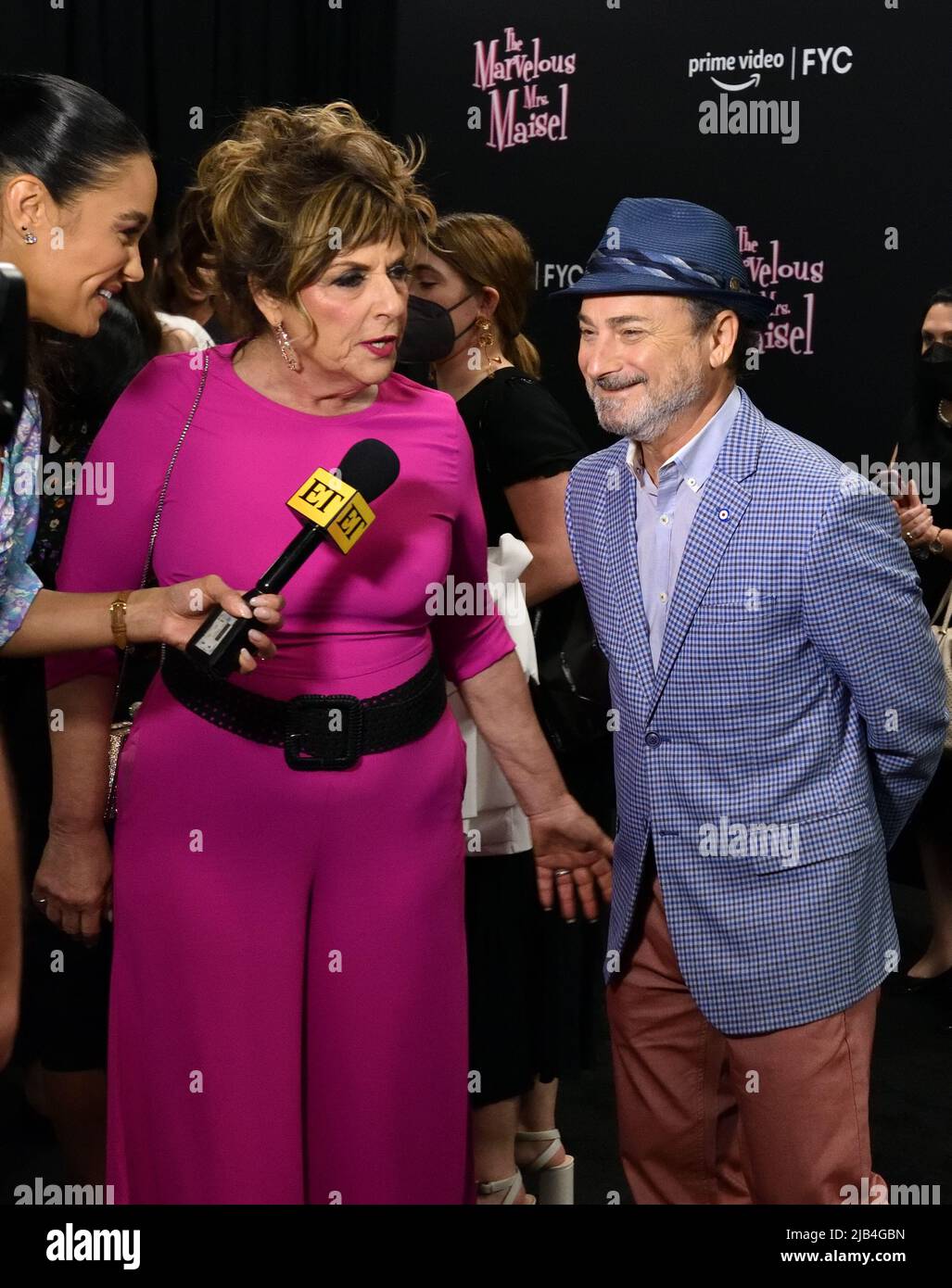 Caroline aaron l und kevin pollak -Fotos und -Bildmaterial in hoher ...