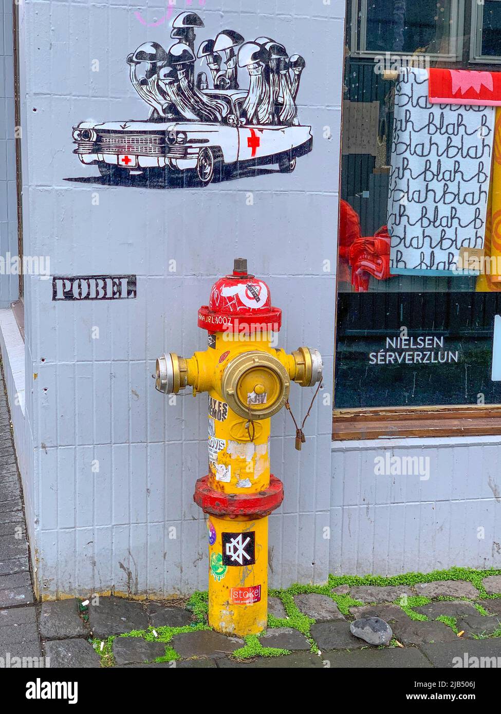 Graffiti reykjavik island -Fotos und -Bildmaterial in hoher Auflösung ...