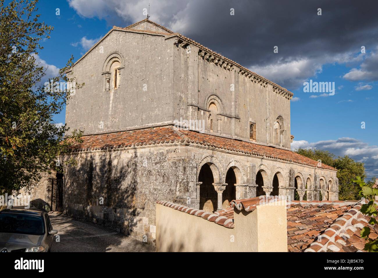 Romanesque structure -Fotos und -Bildmaterial in hoher Auflösung – Alamy