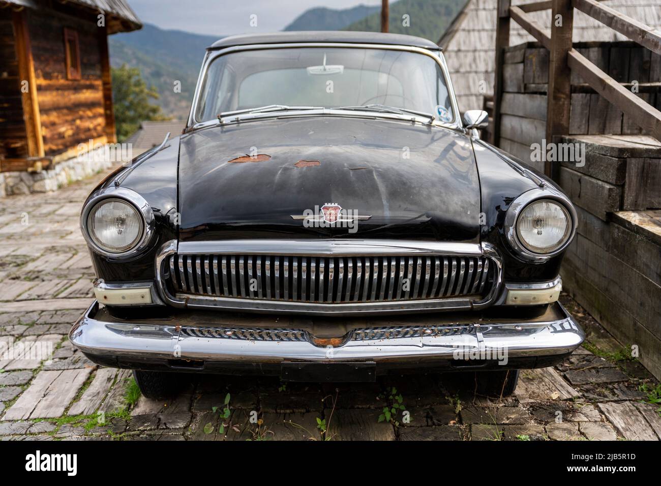 Altes russisches volga auto -Fotos und -Bildmaterial in hoher Auflösung ...