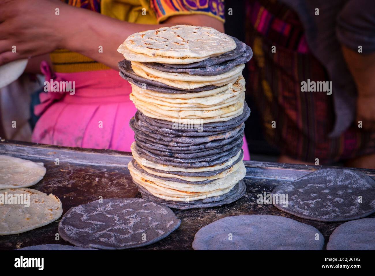 Tortillas de maiz de guatemala -Fotos und -Bildmaterial in hoher Auflösung – Alamy