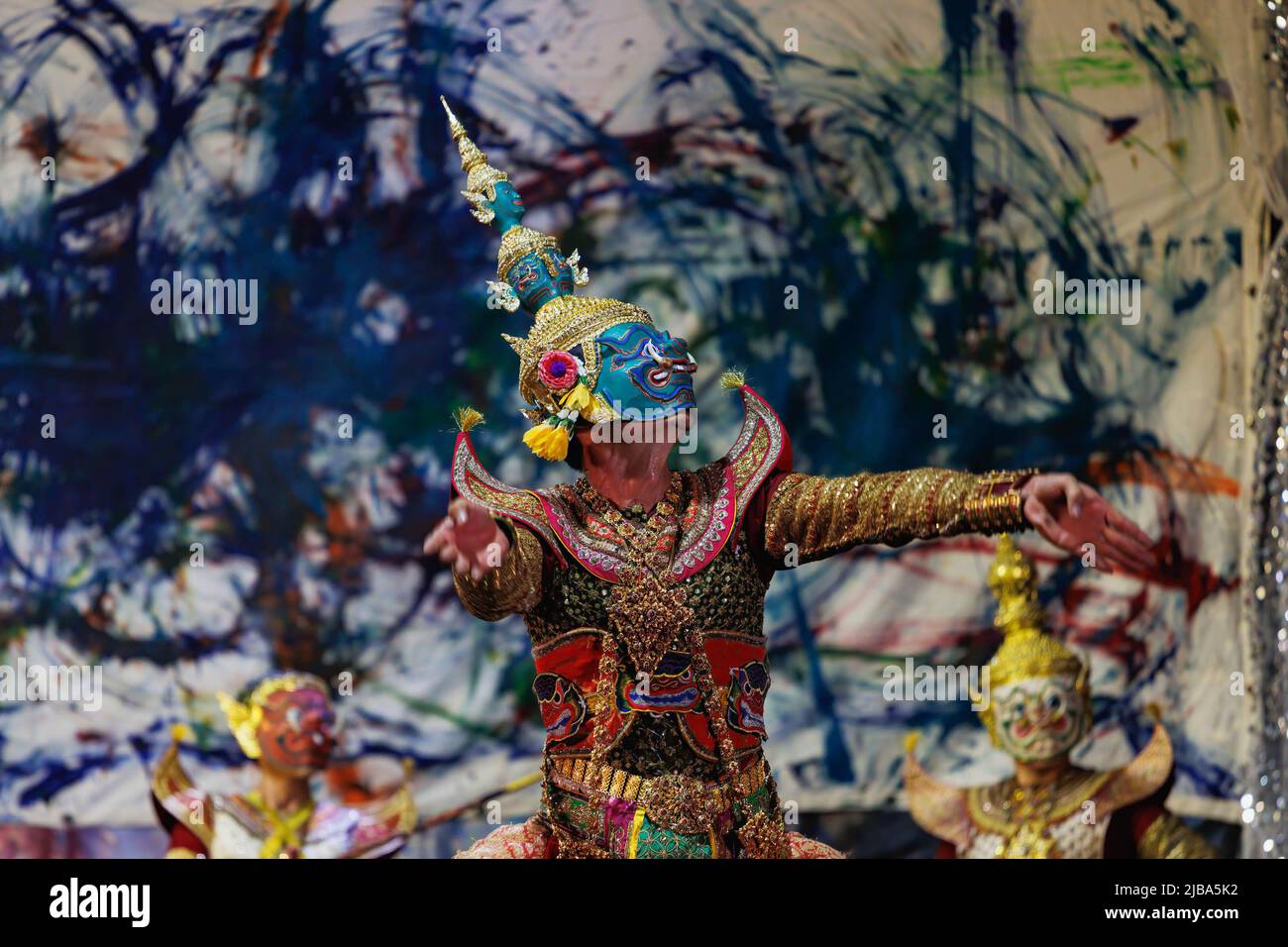 Pichet klunchun tanzgruppe -Fotos und -Bildmaterial in hoher Auflösung ...