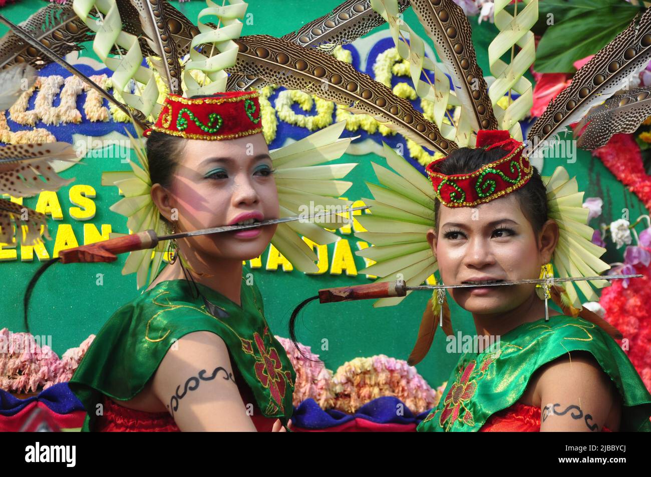 Jakarta, Indonesien - 28. April 2013 : Ein junges Paar von Bornean ...