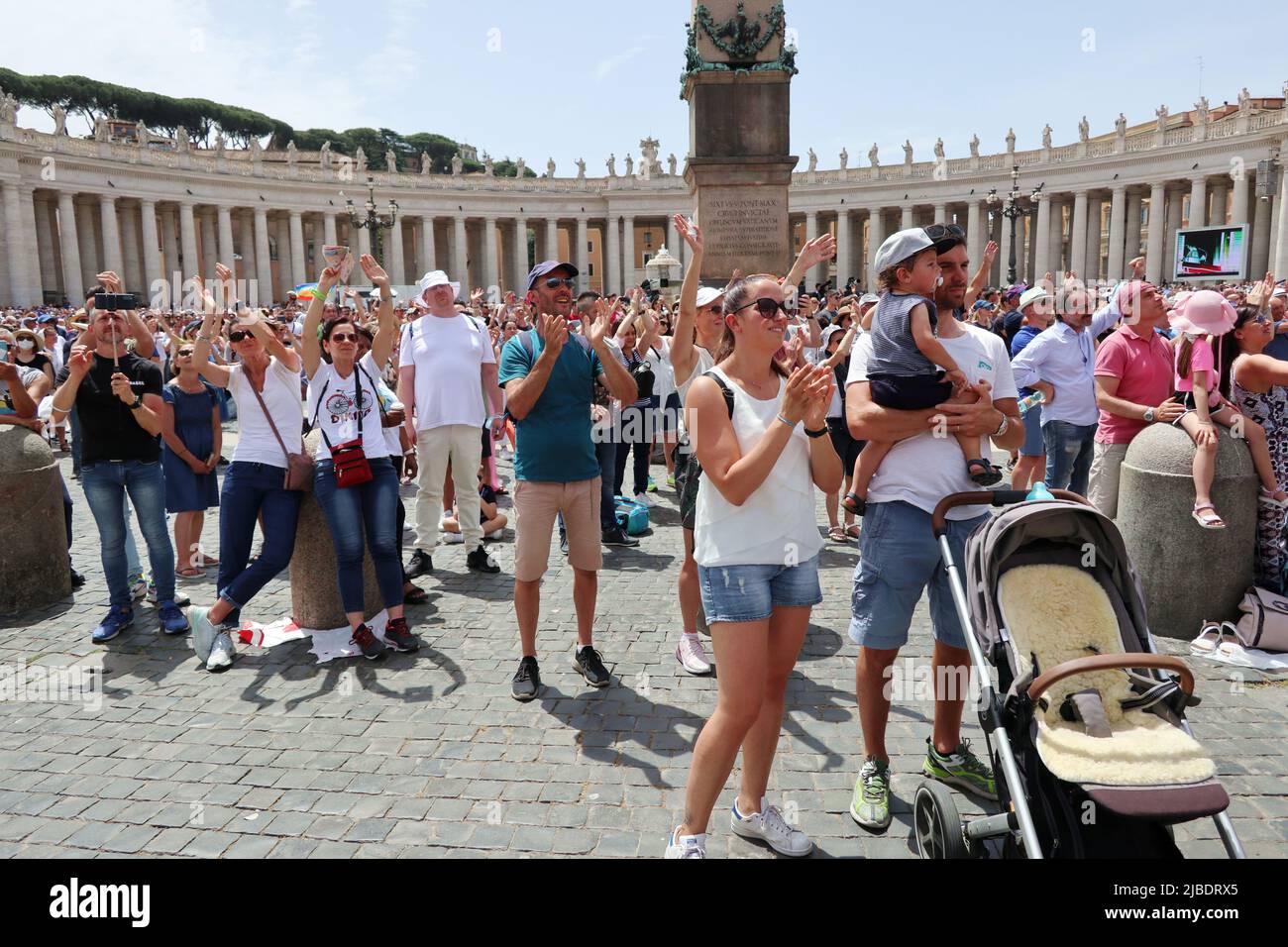 Rom, Italien. 05.. Juni 2022. Am 5. Juni 2022 besuchen Gläubige die ...