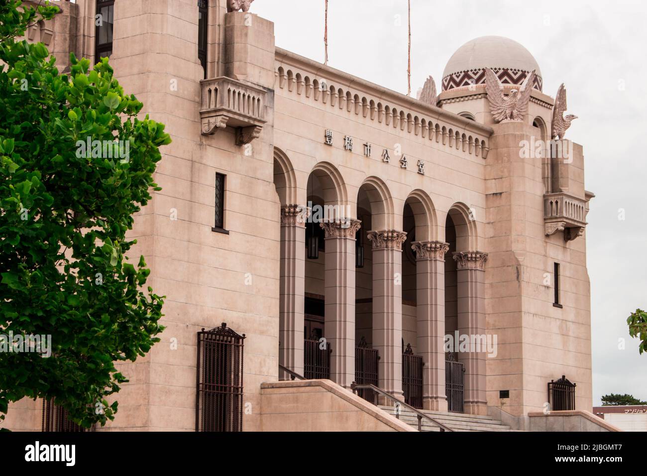 Toyohashi, Aichi, Japan - 18. Mai 2019 : Toyohashi City Public Hall ...