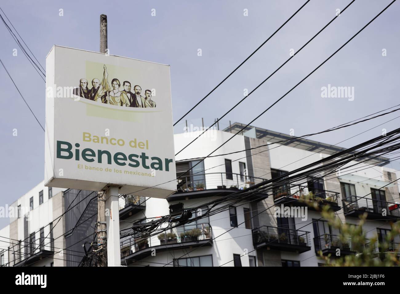 Banco del bienestar -Fotos und -Bildmaterial in hoher Auflösung – Alamy