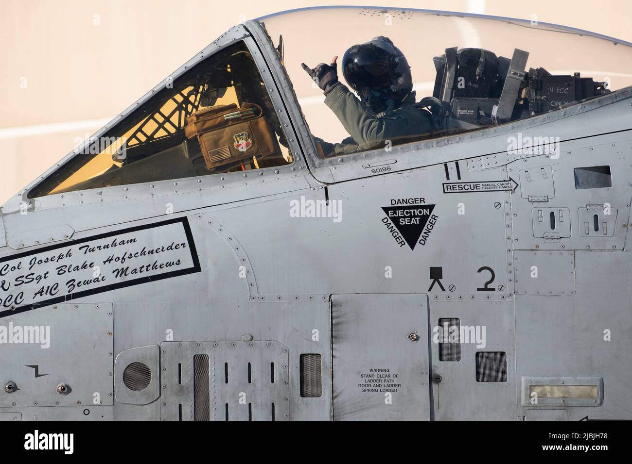 Ein US Air Force A-10 Thunderbolt II Pilot, der den 354. Fighter ...