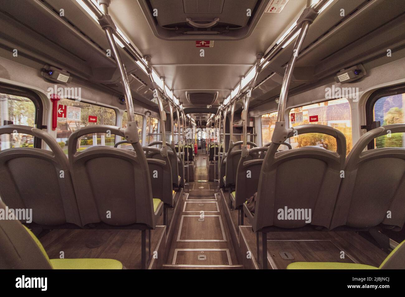 Leerer bus innenraum -Fotos und -Bildmaterial in hoher Auflösung – Alamy