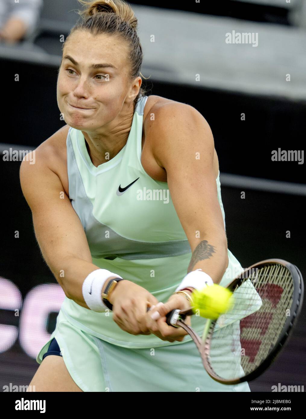 ROSMALEN - Tennisstar Aryna Sabalenka in Aktion beim internationalen Tennisturnier Libema Open ...