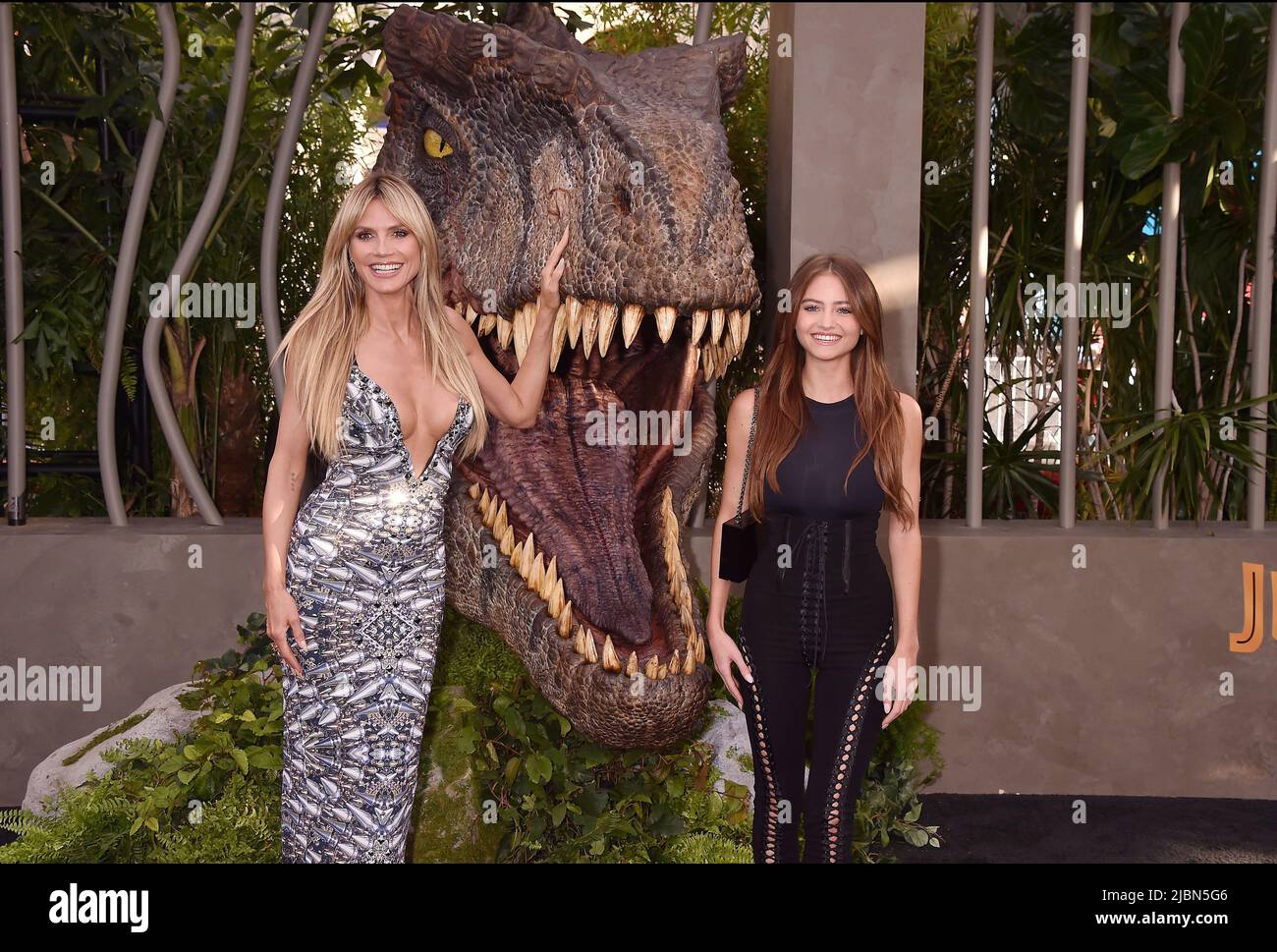 HOLLYWOOD, CA - 06. JUNI: (L-R) Heidi Klum und Leni Olumi Klum nehmen ...