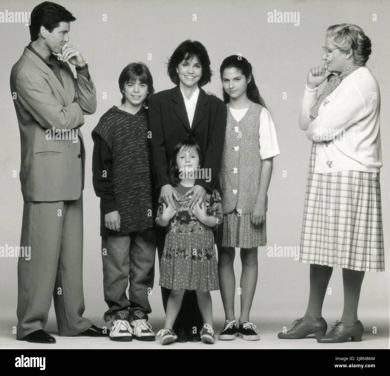 Schauspieler Pierce Brosnan, Matthew Lawrence, Sally Field, Mara Wilson, Lisa Jakub, Und Robin ...