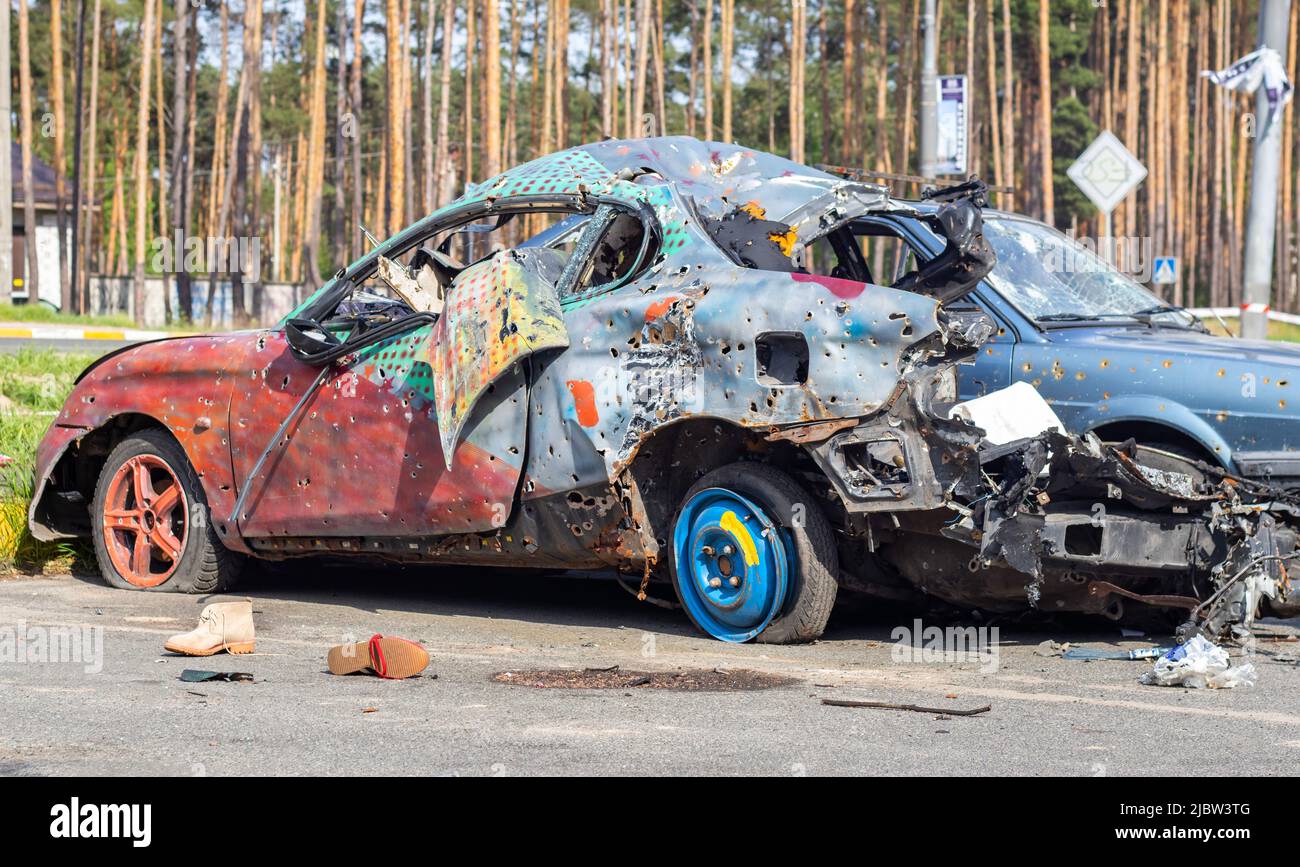 Verkehrsunfall auf der Straße, Fahrzeug nach einem Zusammenstoß in der ... Verkehrsunfall auf der Straße, Fahrzeug nach einem Zusammenstoß in der ...