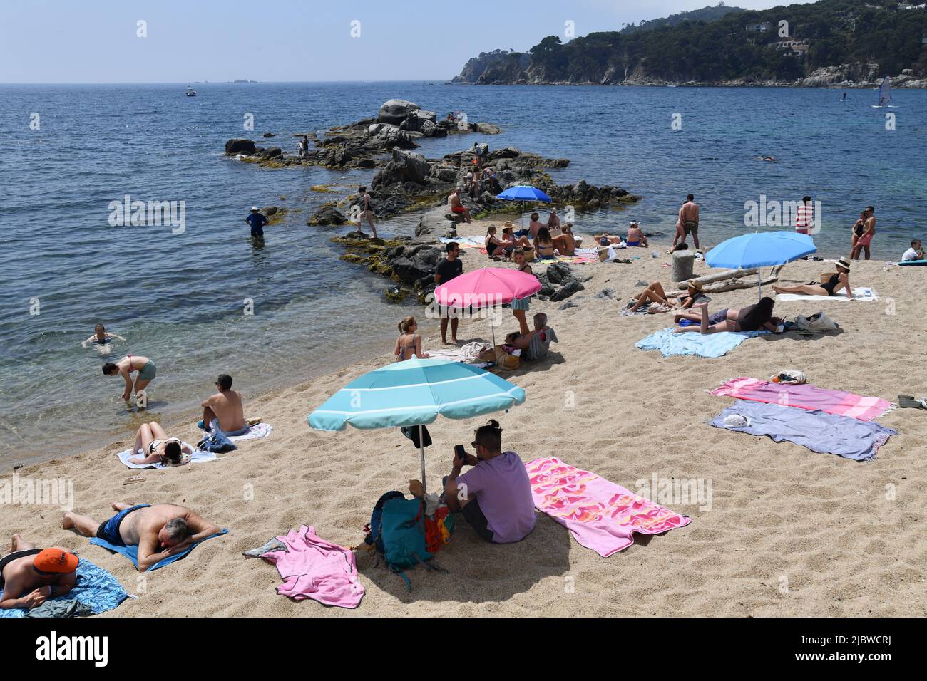 Strand von calella de palafrugell -Fotos und -Bildmaterial in hoher ...