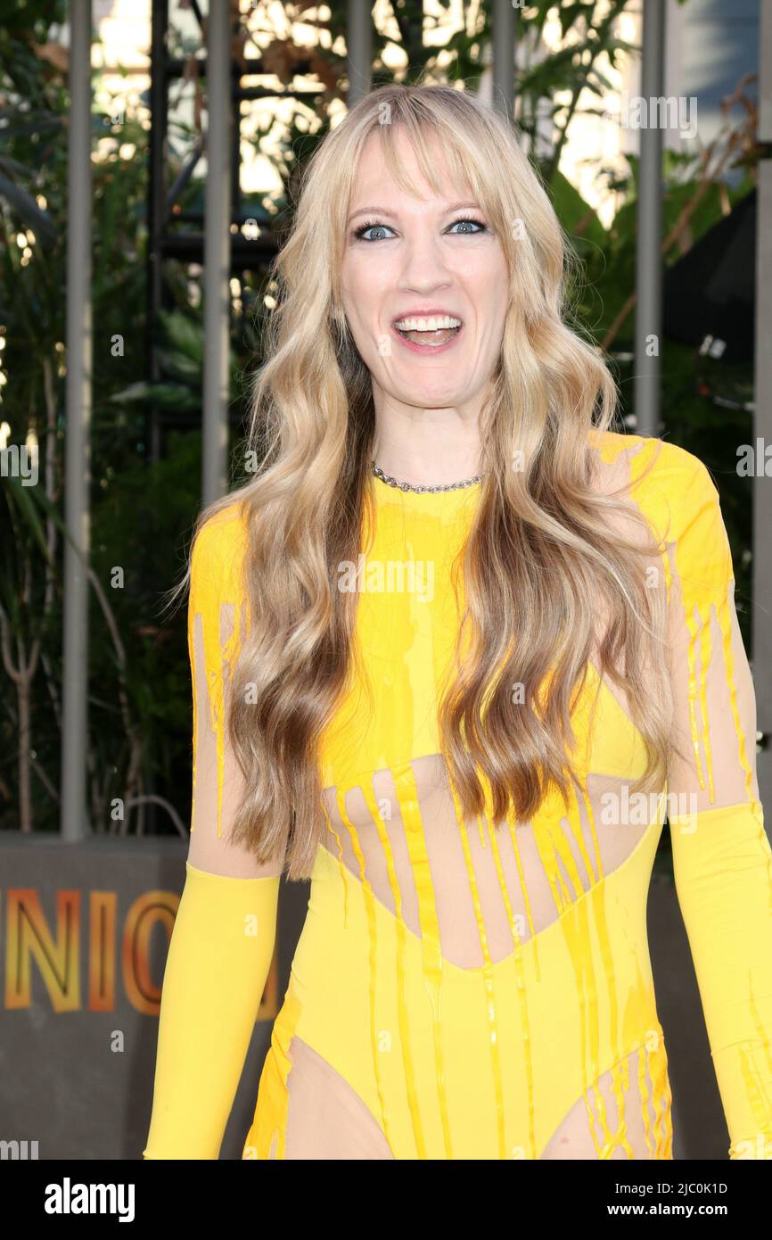 LOS ANGELES - JUN 6: Emily Carmichael bei der Jurassic World Dominion ...