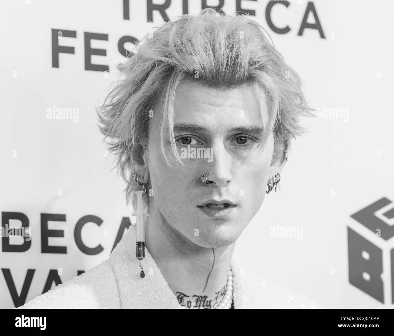 Colson baker aka machine gun kelly Schwarzweiß-Stockfotos und -bilder ...