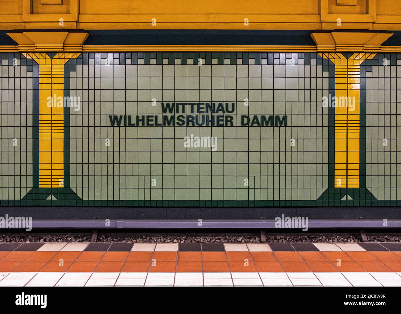 Ubahn berlin linie u8 -Fotos und -Bildmaterial in hoher Auflösung – Alamy