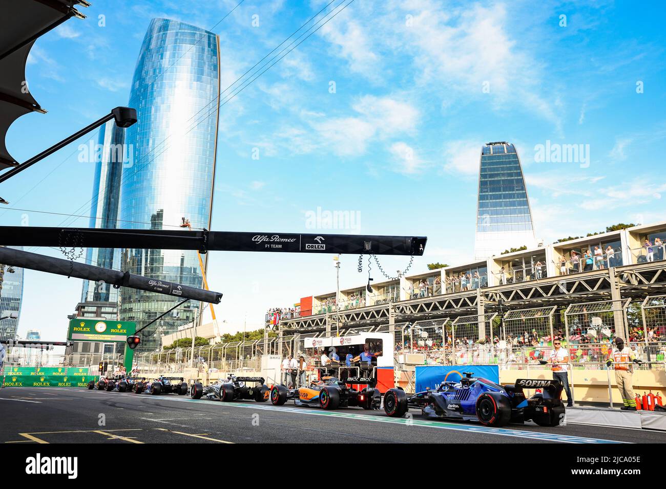 Auto in der Pitlane an der roten Ampel: 06 LATIFI Nichola (CAN ...