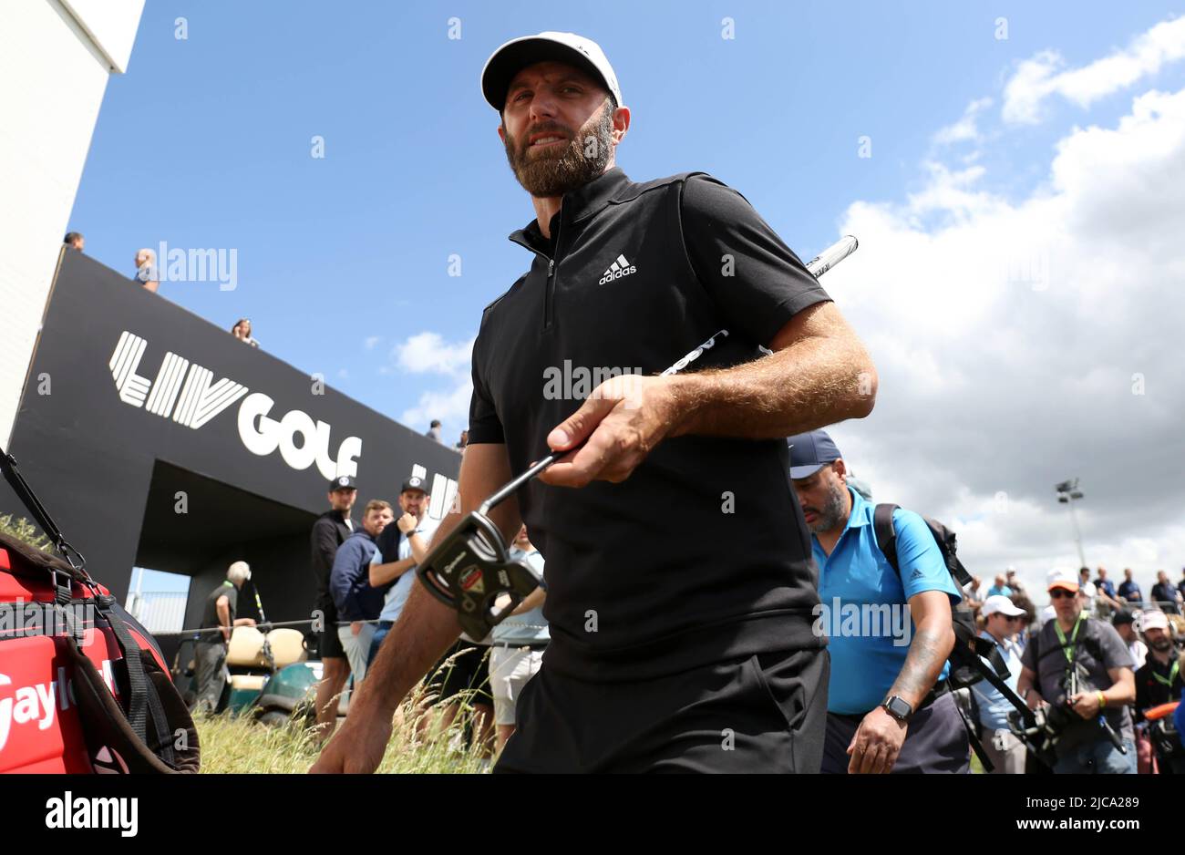 Dustin Johnson aus den USA spielt für das Team 4 Aces GC am dritten Tag ...