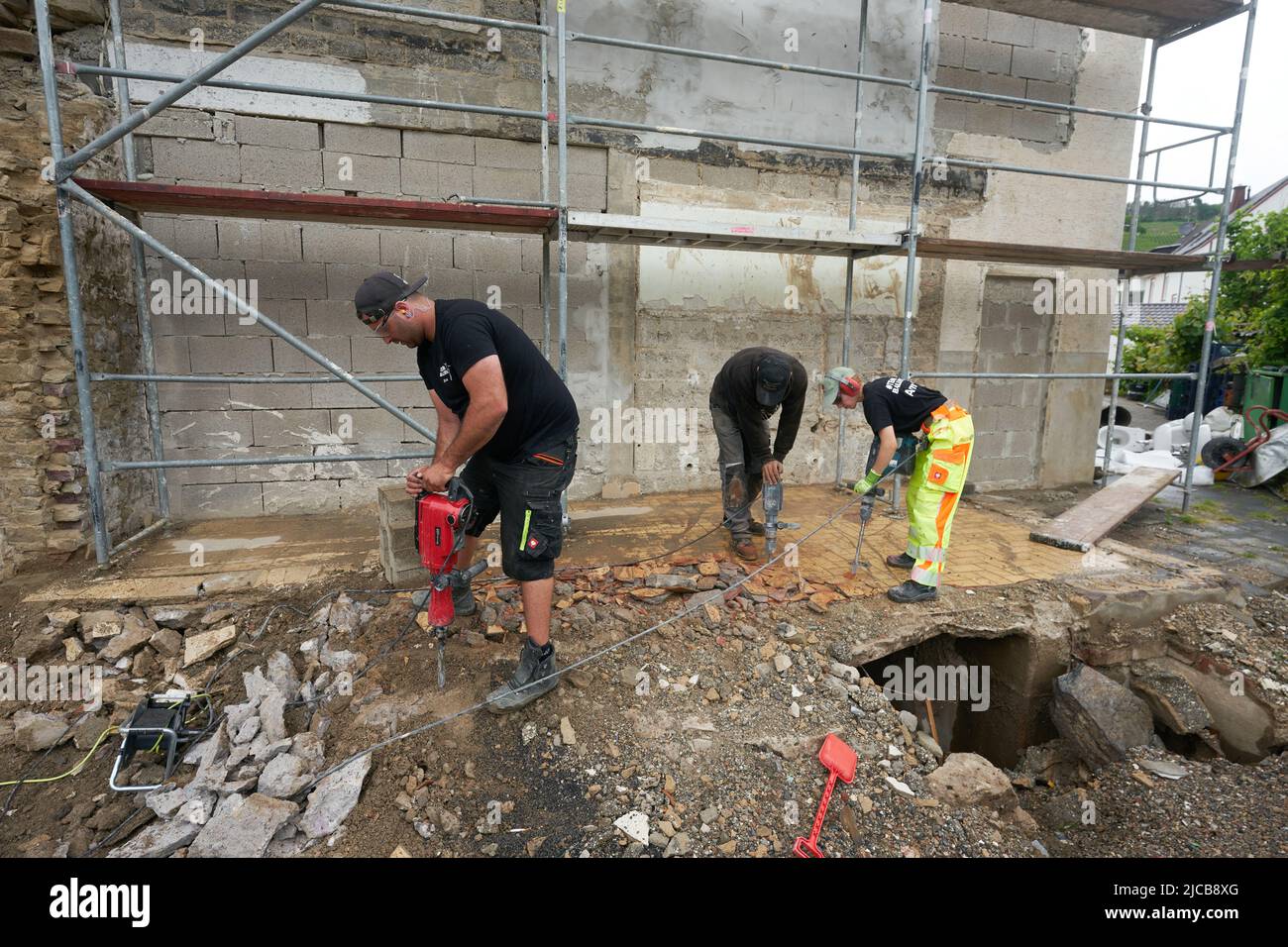 Ahrtal hochwasser helfer -Fotos und -Bildmaterial in hoher Auflösung ...