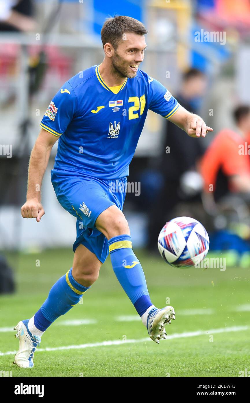 Oleksandr Karavaev aus der Ukraine im Einsatz beim UEFA Nations League B Group 1-Spiel zwischen ...