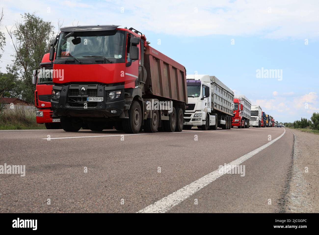Lkw stau an der grenze -Fotos und -Bildmaterial in hoher Auflösung – Alamy