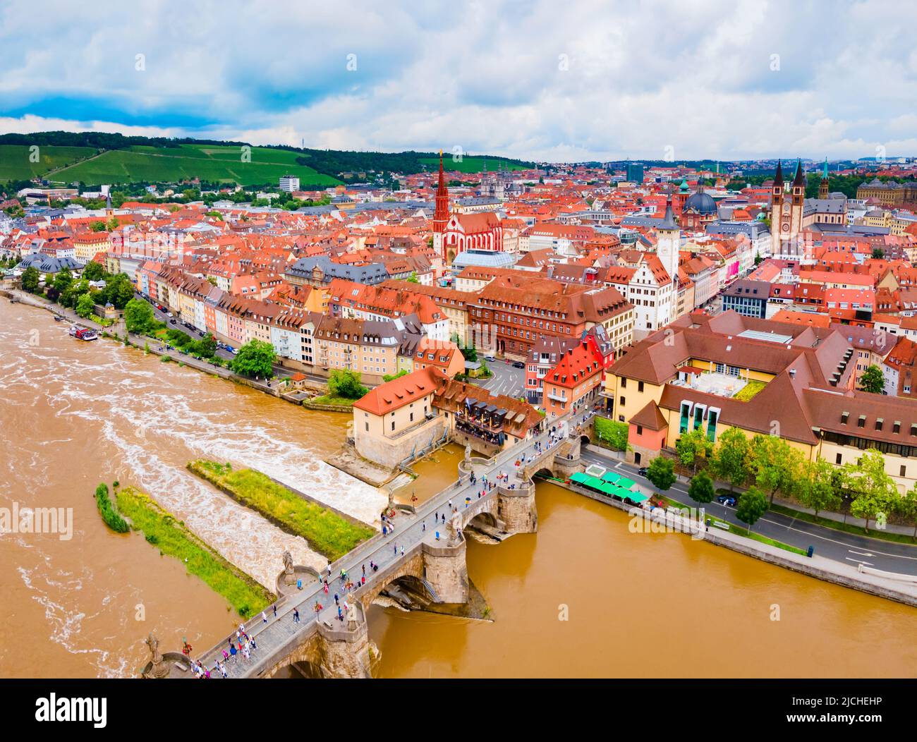 Die alte Mainbrücke und die Würzburger Altstadt von Würzburg aus der ... Die alte Mainbrücke und die Würzburger Altstadt von Würzburg aus der ...