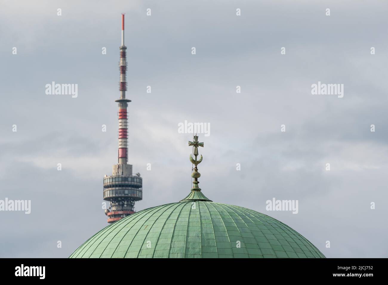 Pecs tv tower -Fotos und -Bildmaterial in hoher Auflösung – Alamy