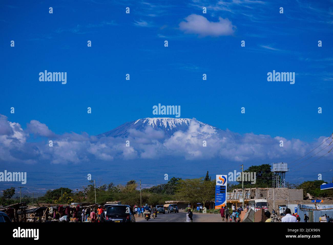 Der schlafende Vulkan Kilimandscharo in der Vereinigten Republik ...