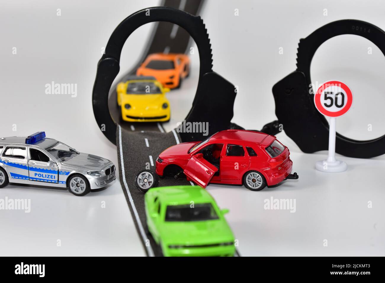 Spielzeug polizei auto handschellen -Fotos und -Bildmaterial in hoher ...