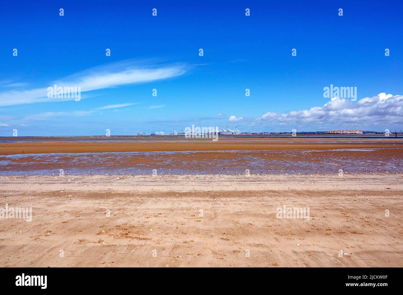 Der Strand Plage du Butin an der seine-Mündung von Honfleur am linken ...