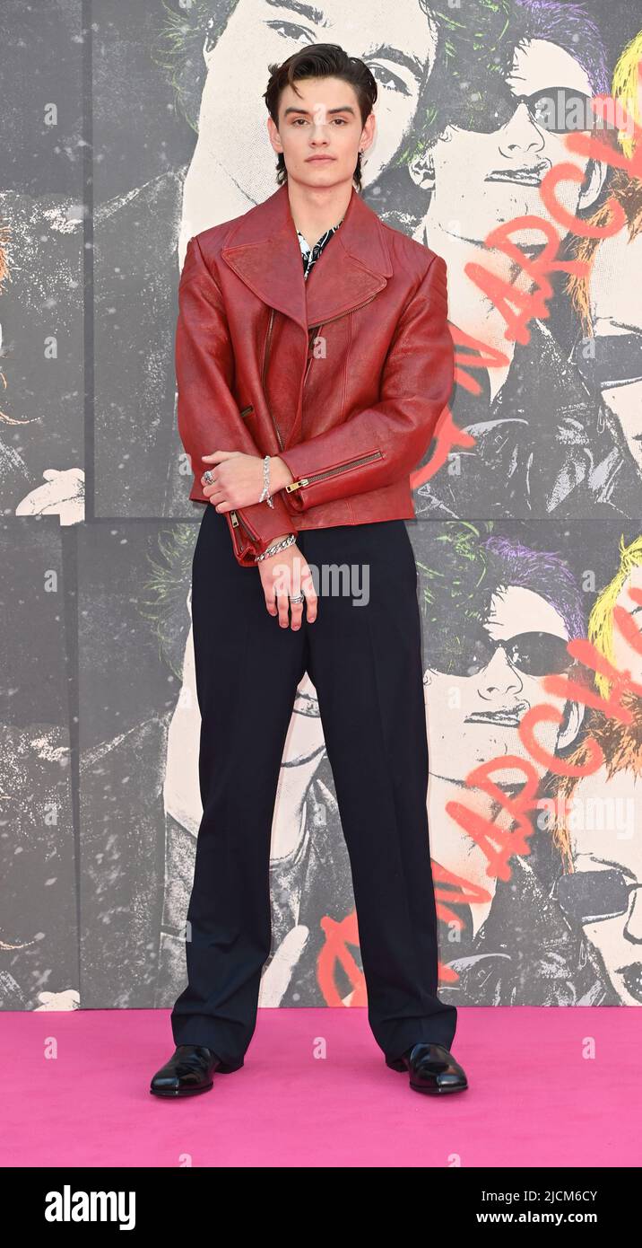 Louis partridge -Fotos und -Bildmaterial in hoher Auflösung – Alamy