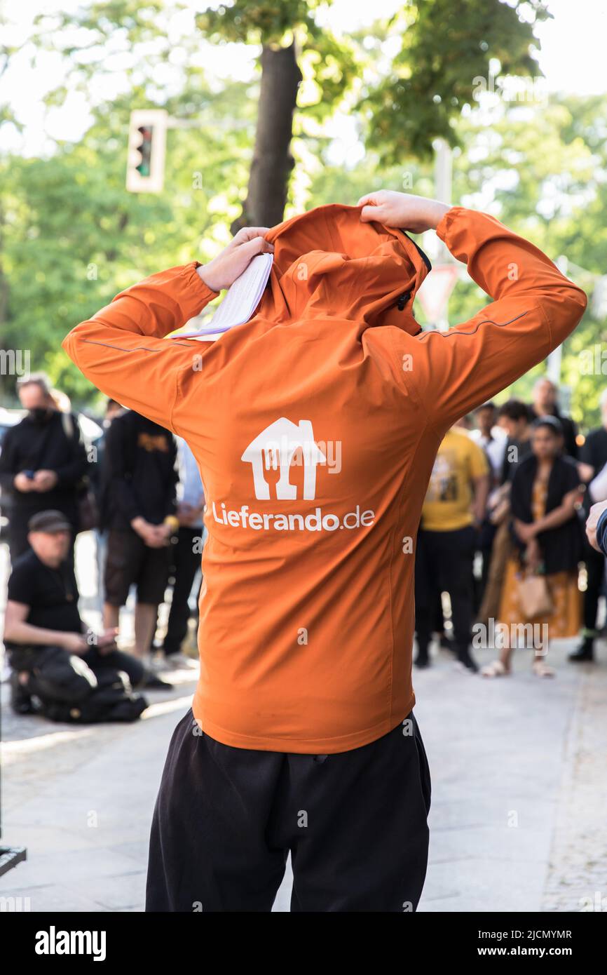 Lieferando lieferservice -Fotos und -Bildmaterial in hoher Auflösung ...