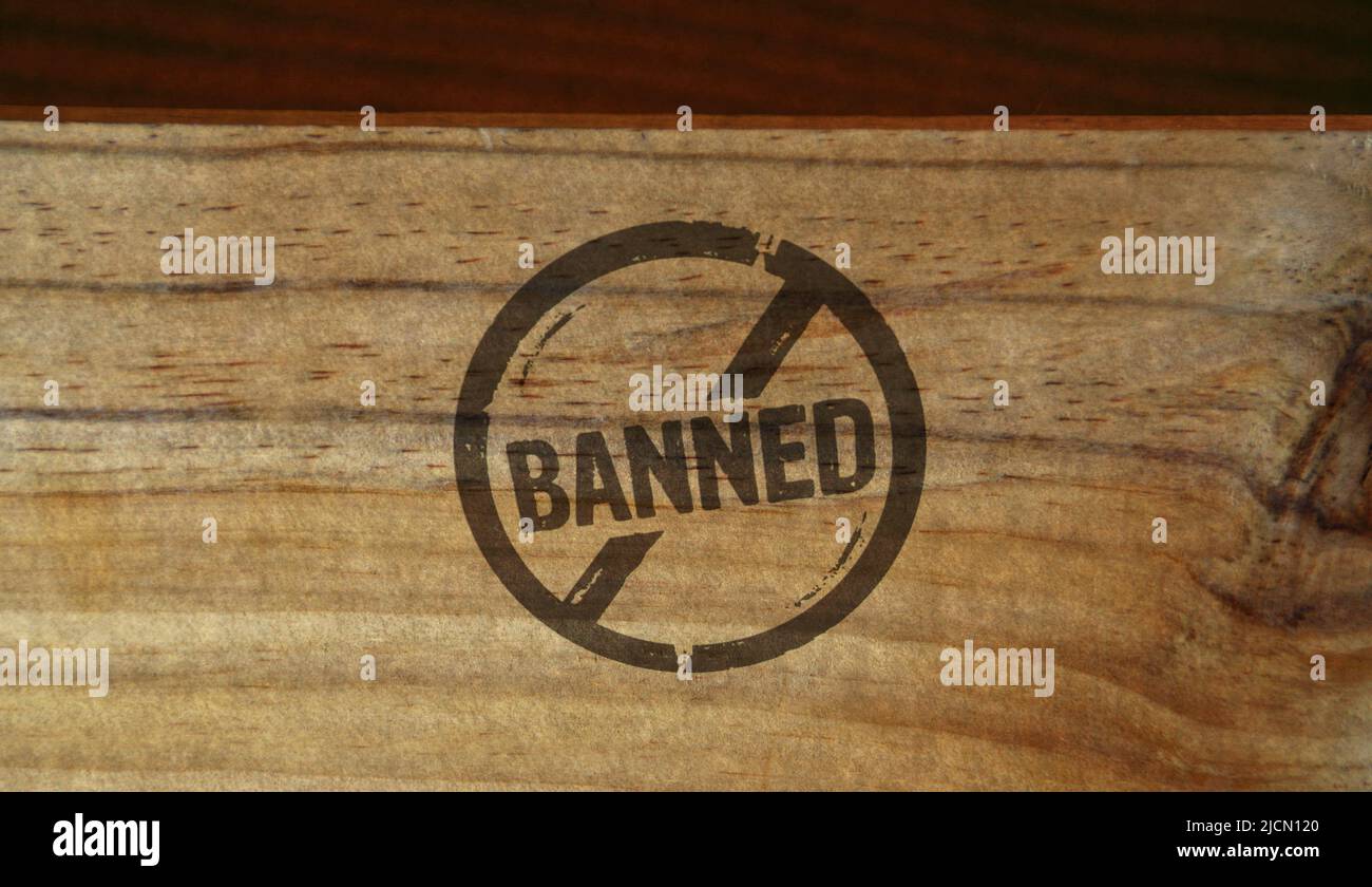 Verbotene Stempel auf Holzkiste gedruckt. Verbot, eingeschränkte und ...