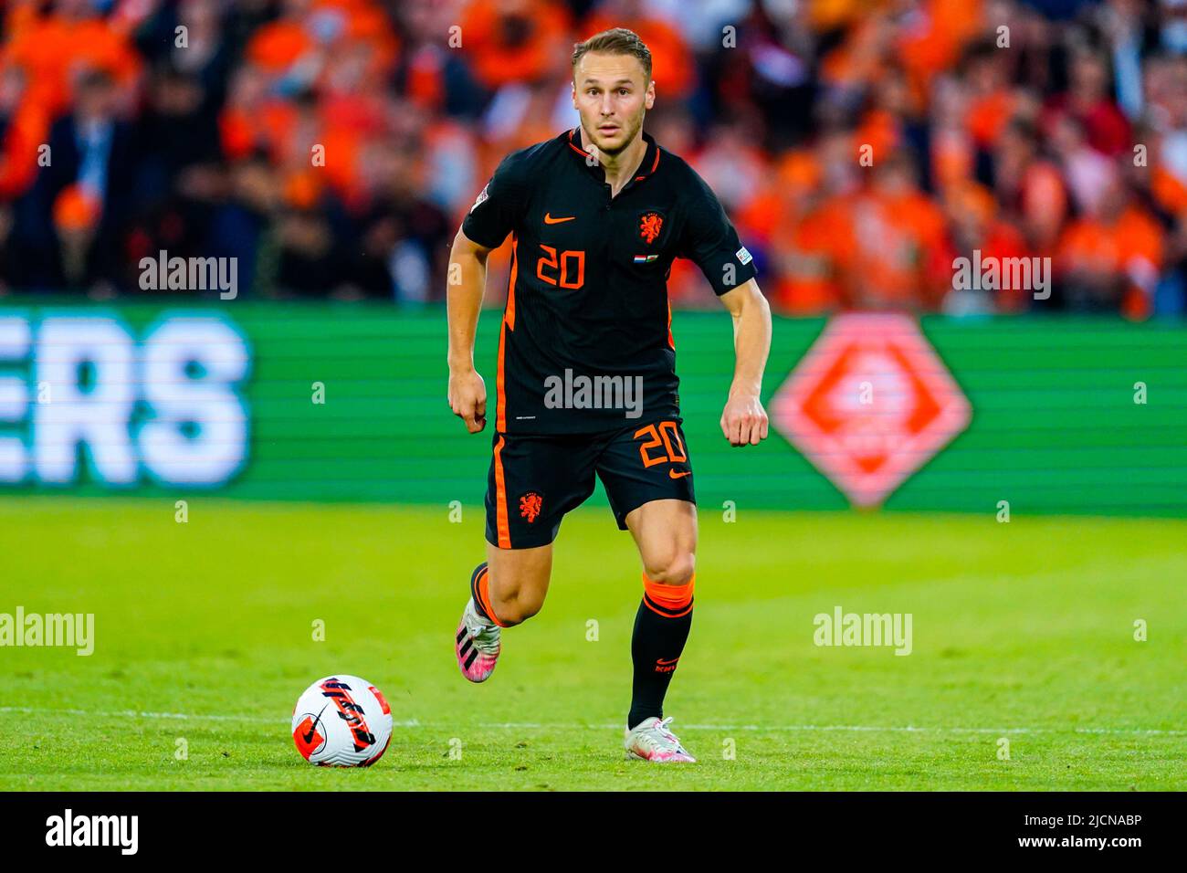 ROTTERDAM, NIEDERLANDE - 14. JUNI: Teun Koopmeiners der Niederlande ...