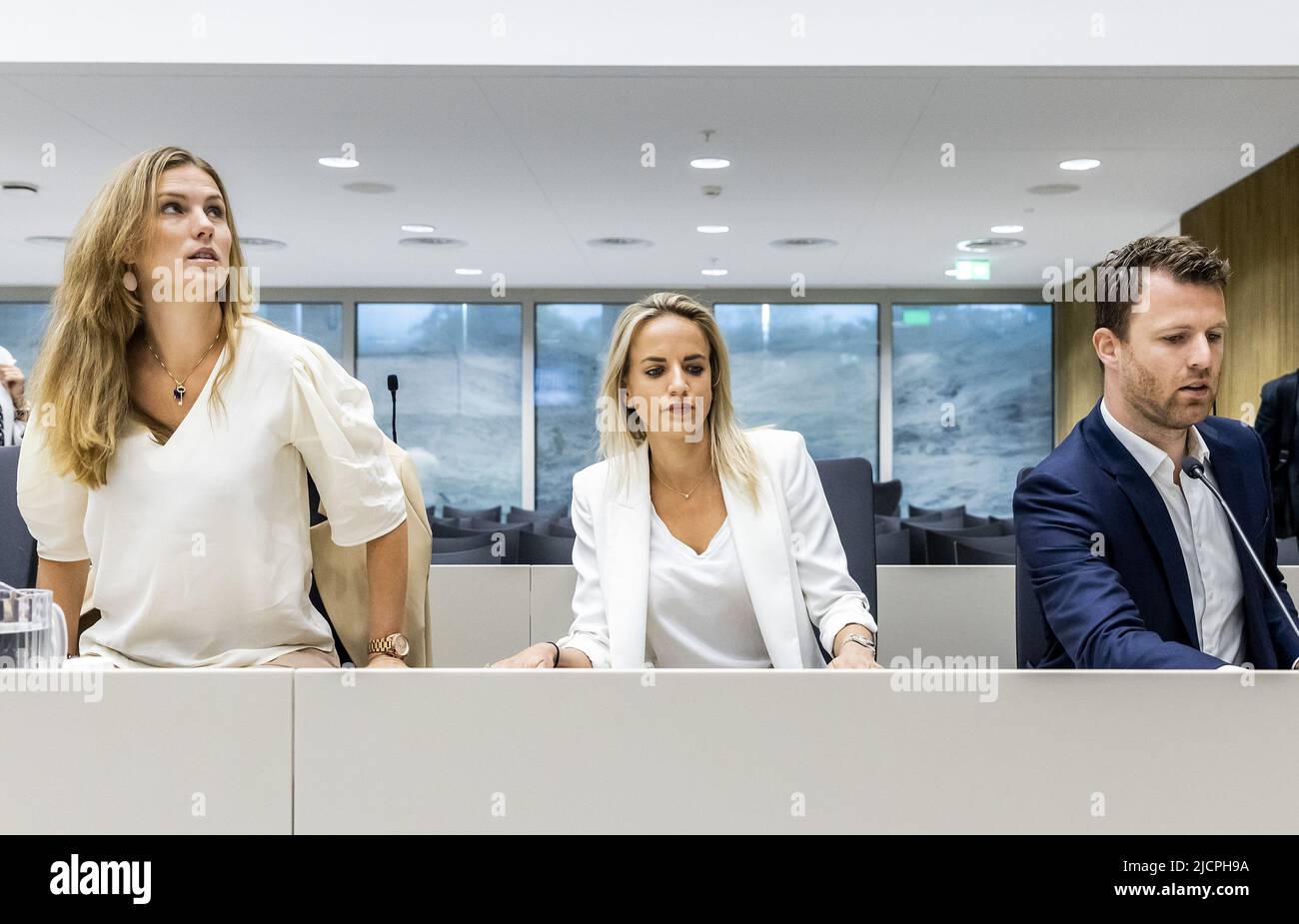 2022-06-15 09:03:20 AMSTERDAM - (VLNR) Kelly de Vries, Freundin Amanda ...