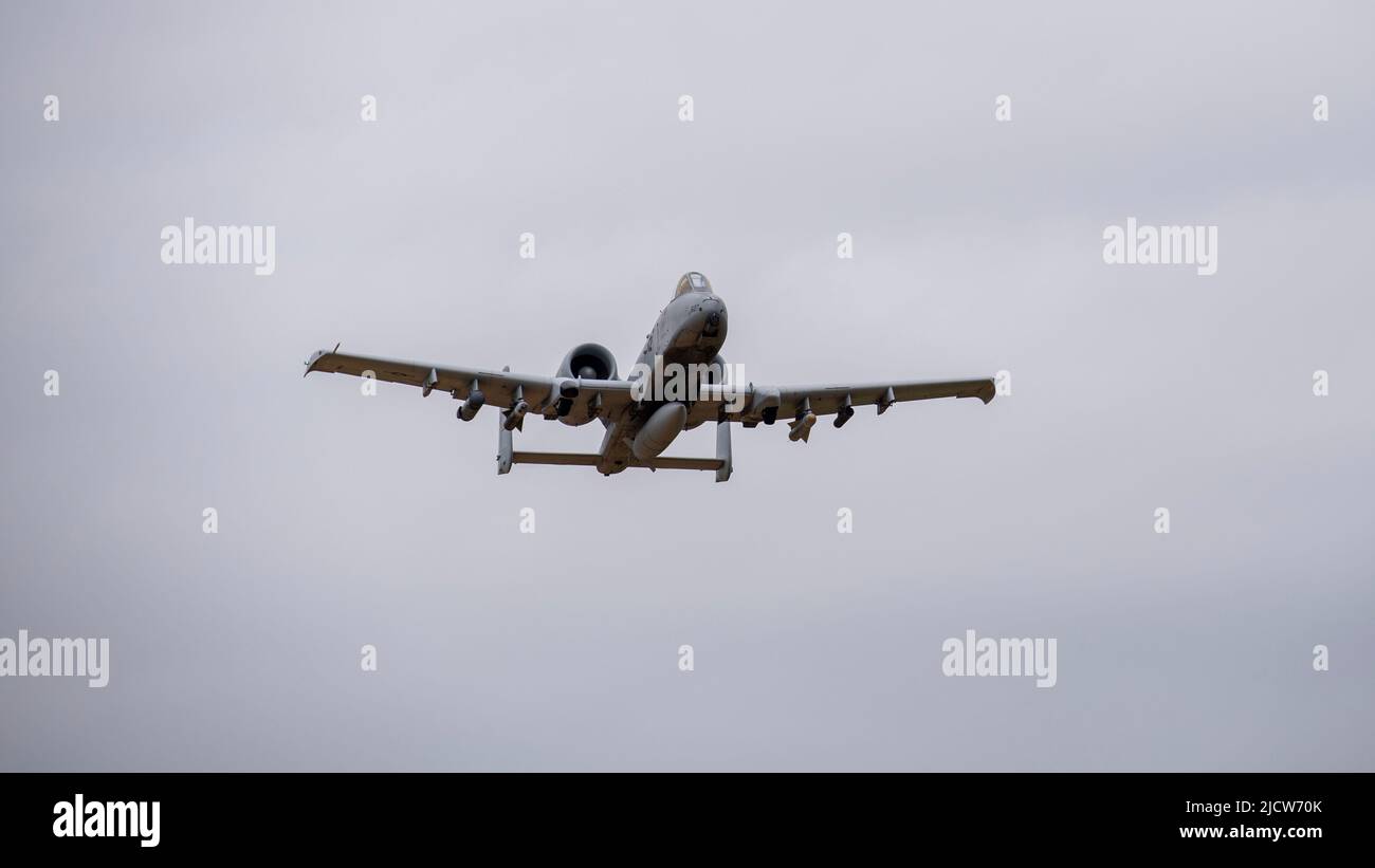 Ein A-10 Thunderbolt II vom 124. Fighter Wing, Boise, Idaho, führt eine ...