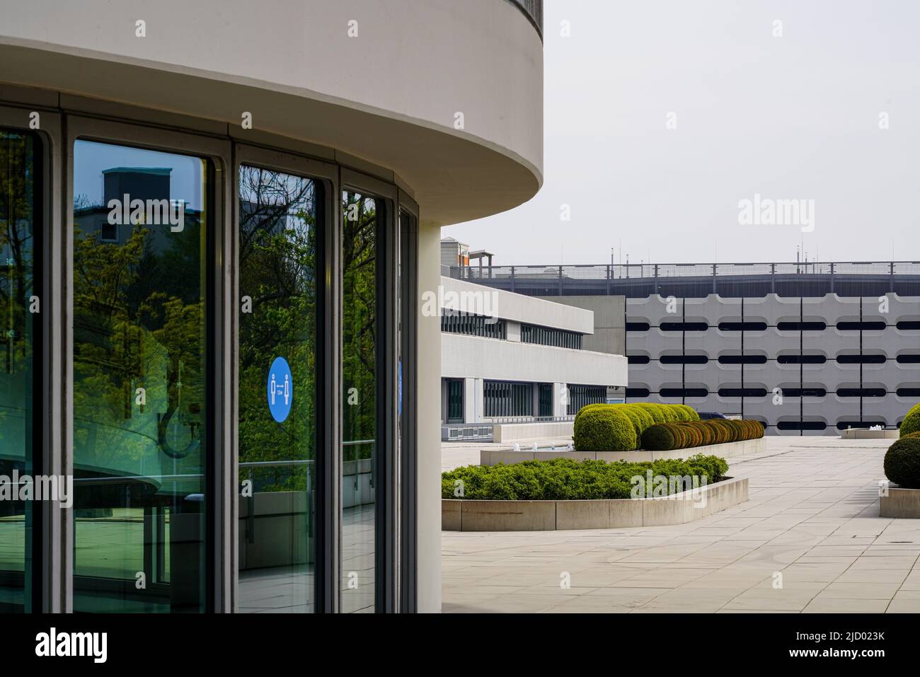 Garagen deutschland -Fotos und -Bildmaterial in hoher Auflösung – Alamy