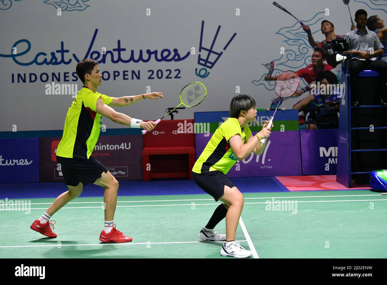 Jakarta, Indonesien. 17.. Juni 2022. Die Malaysier Chen Tang Jie (L ...