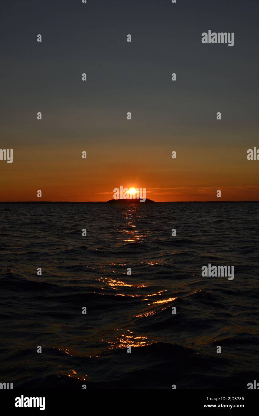 Schöner Sonnenaufgang auf dem See Svityaz (Svitiaz, Shatsky National ...