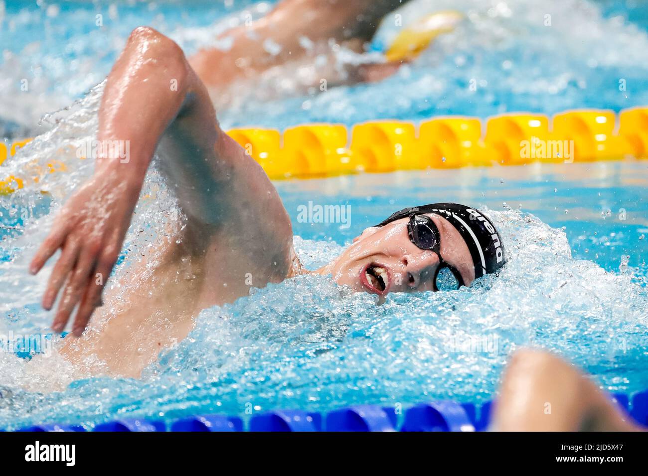BUDAPEST, UNGARN - 18. JUNI: Lukas Martens aus Deutschland startet am 400m 18. Juni 2022 im ...