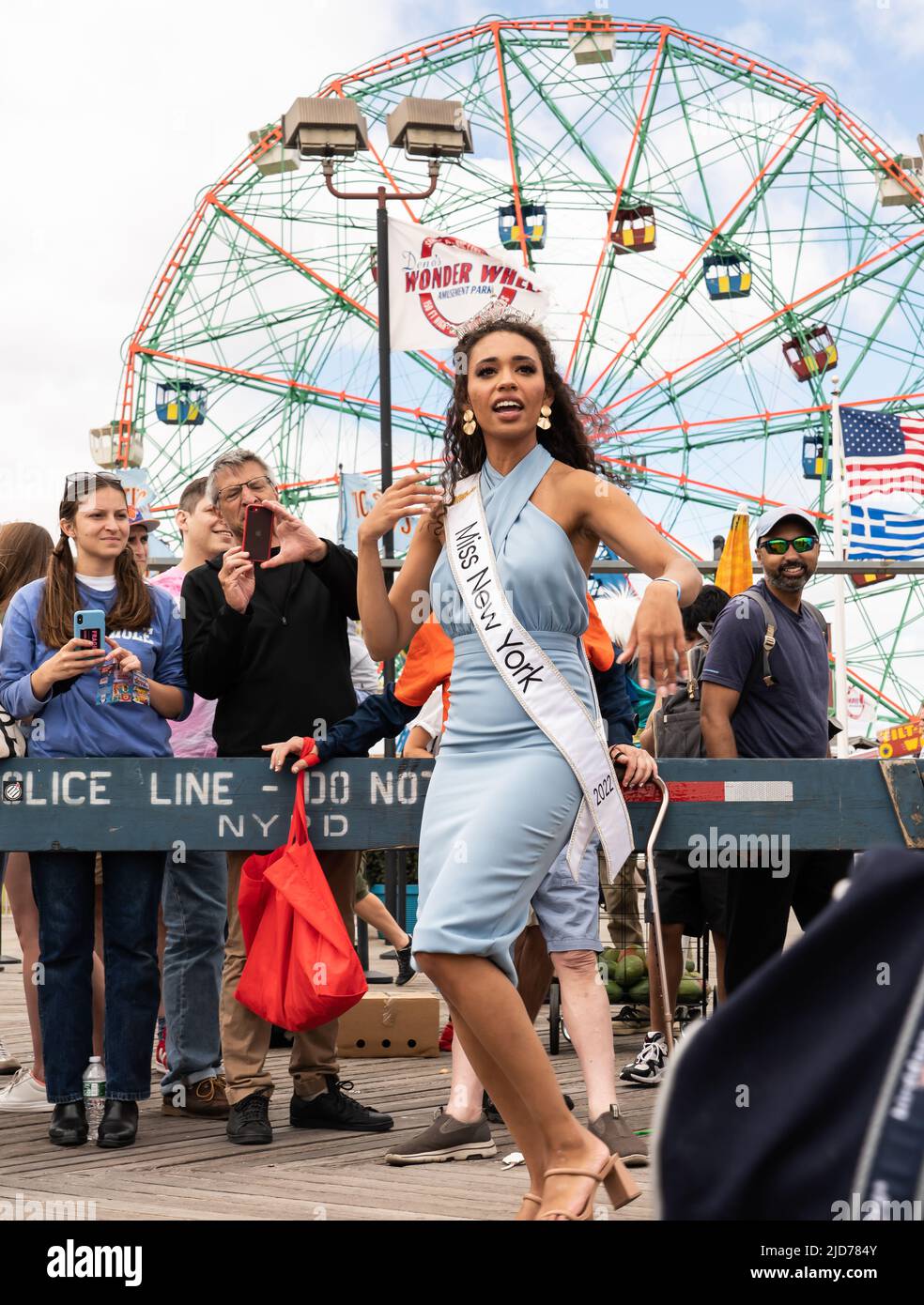 Coney Island, Brooklyn, New York - 18. Juni 2022: Jährliche Coney ...