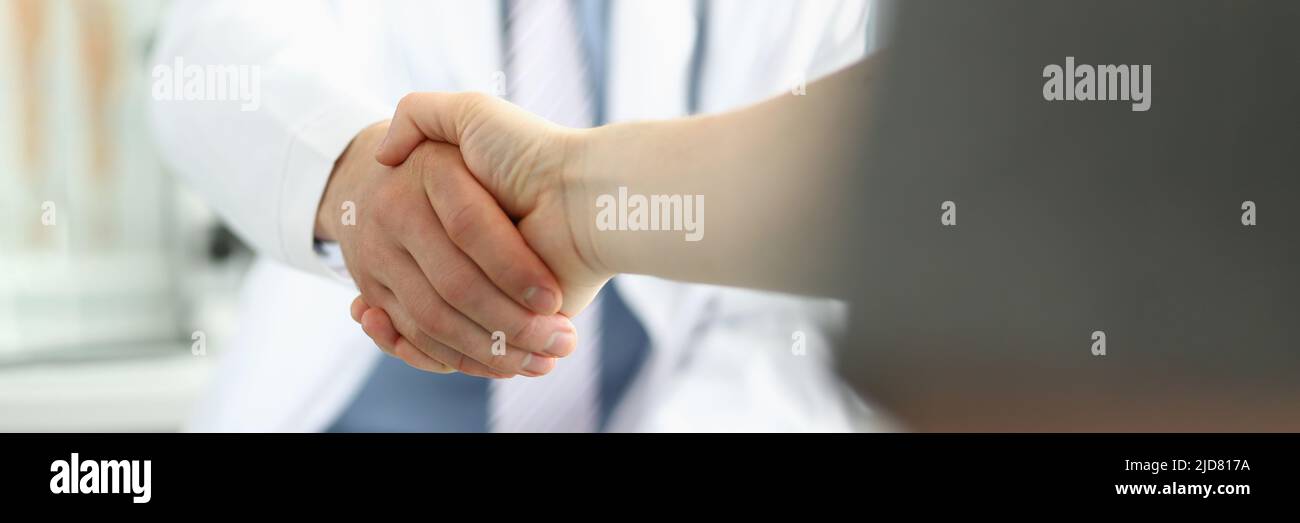 Dankbare person -Fotos und -Bildmaterial in hoher Auflösung – Alamy