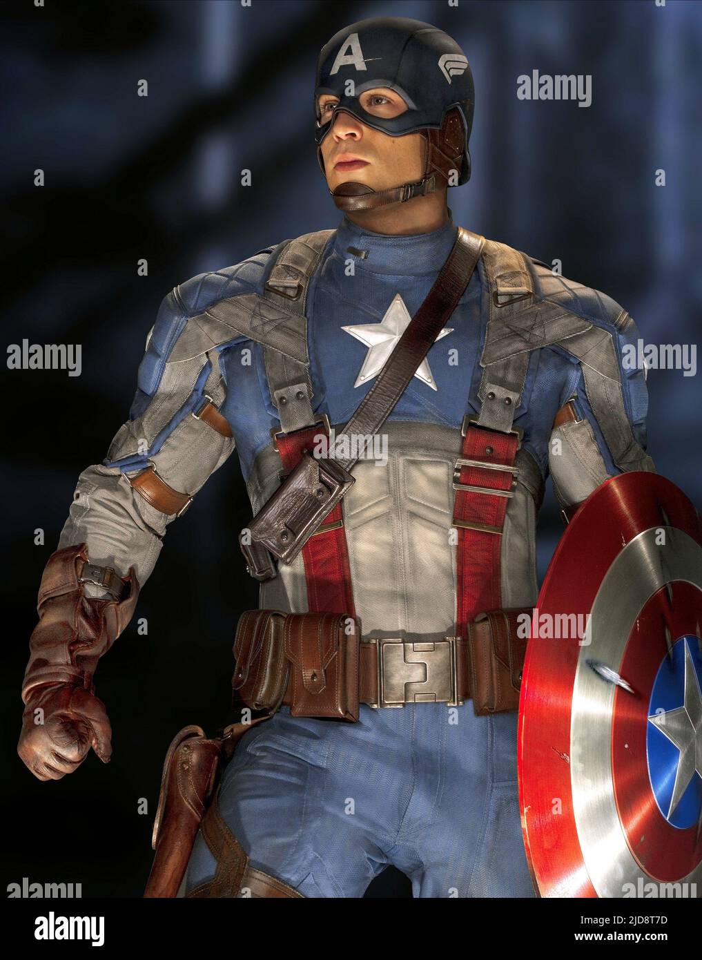 Captain america chris evans shield -Fotos und -Bildmaterial in hoher ...