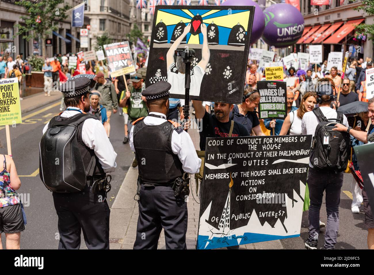 London, Großbritannien. 18. Juni 2022. Tausende von verschiedenen ...