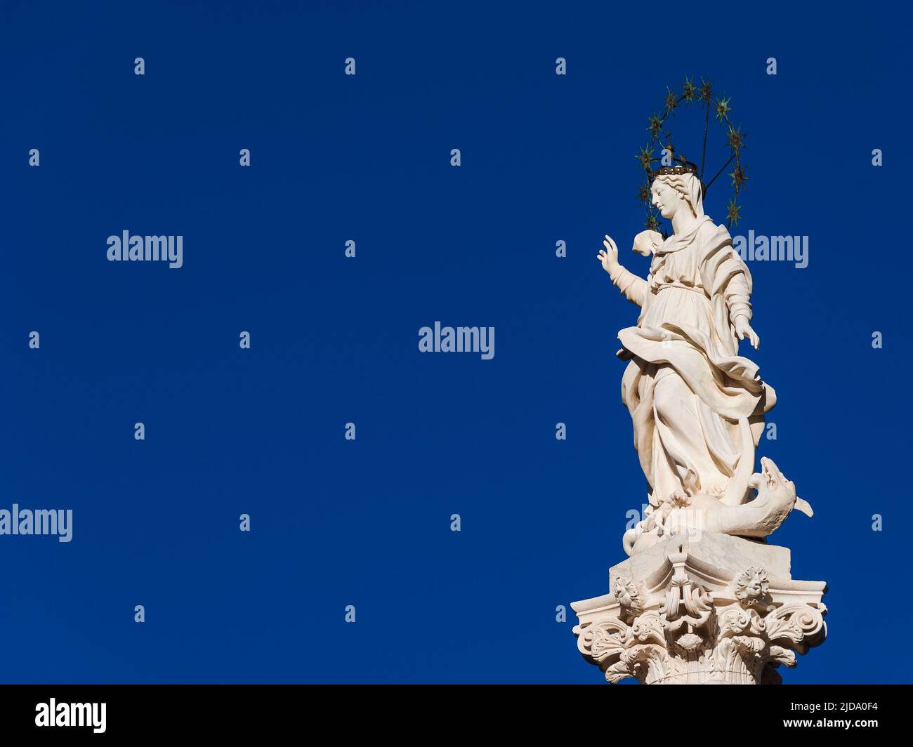 Katholische jungfrau maria statue -Fotos und -Bildmaterial in hoher Auflösung – Alamy